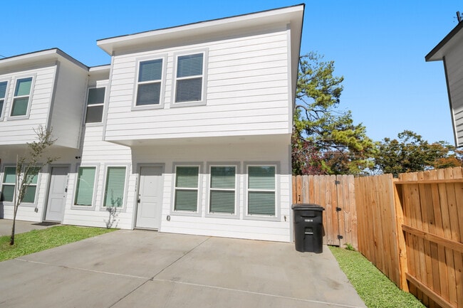 8302 Tidwell Rd Apartment | Rice University | Off-Campus Housing Search