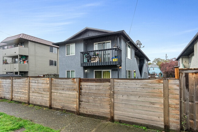 9008 17th Ave SW Unit 2, Seattle, WA 98106 - Room for Rent in Seattle ...