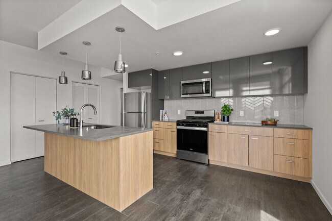 Splash Apartments - Apartments in Portland, OR | Apartments.com