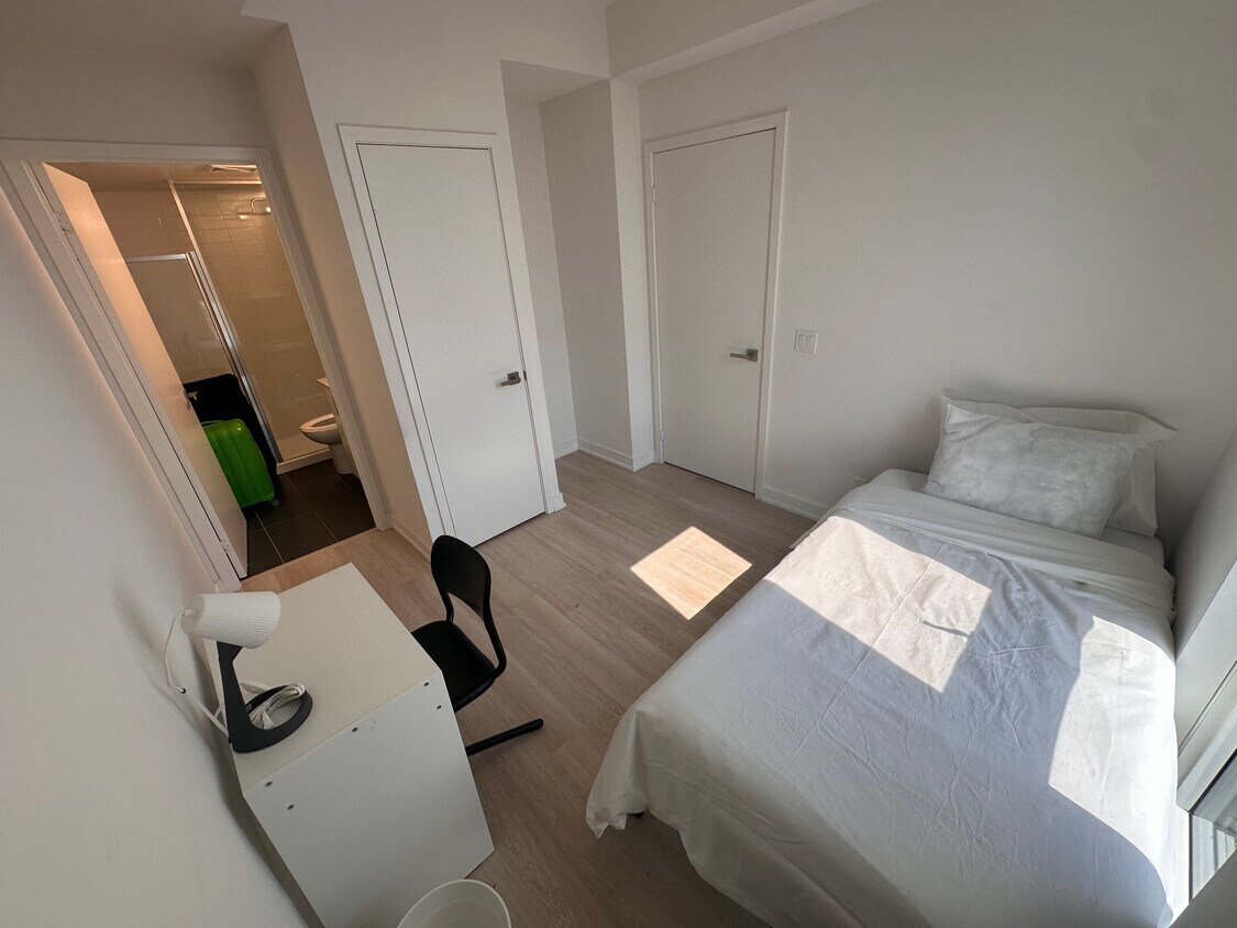 30 Tretti Wy Unit Master Bedroom, Toronto, ON M3H 0E3 - Condo for Rent ...