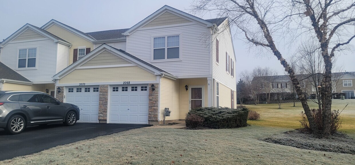 2068 Limestone Ln, Carpentersville, IL 60110 - Townhome Rentals in ...