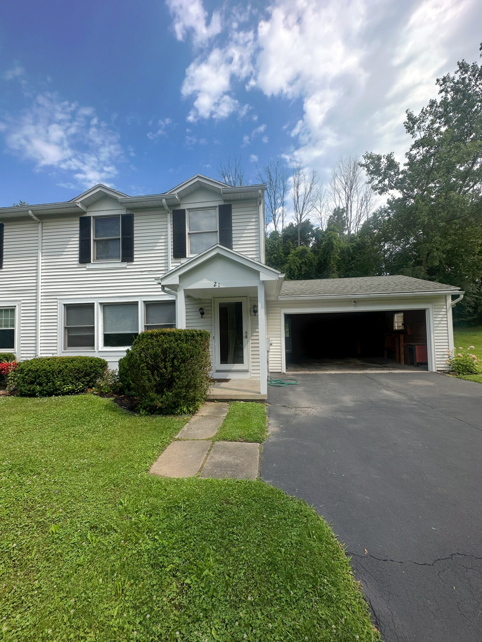 21 Roxwell Ct, Fairport, NY 14450 - Townhome Rentals in Fairport NY ...