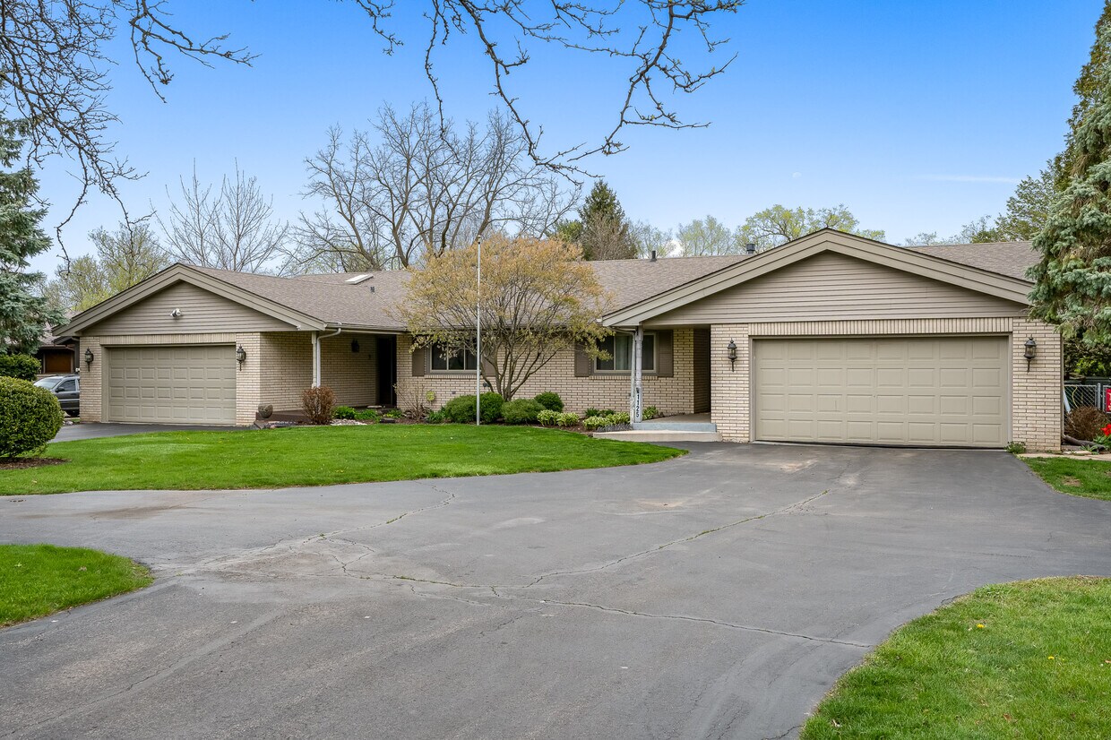 1125 Nassau Pky Unit 2, Rockford, IL 61107 - Condo for Rent in Rockford, IL | Apartments.com