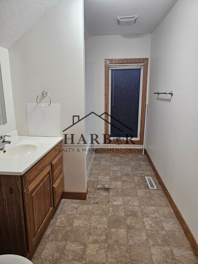 13 2nd St NE, Kasson, MN 55944 - House Rental in Kasson, MN ...