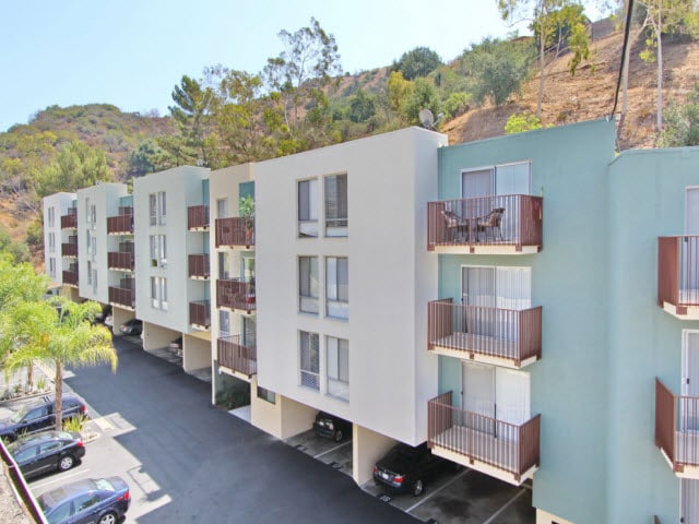 College Hills Apartments for Rent with a Walk-In Closet - Glendale, CA ...
