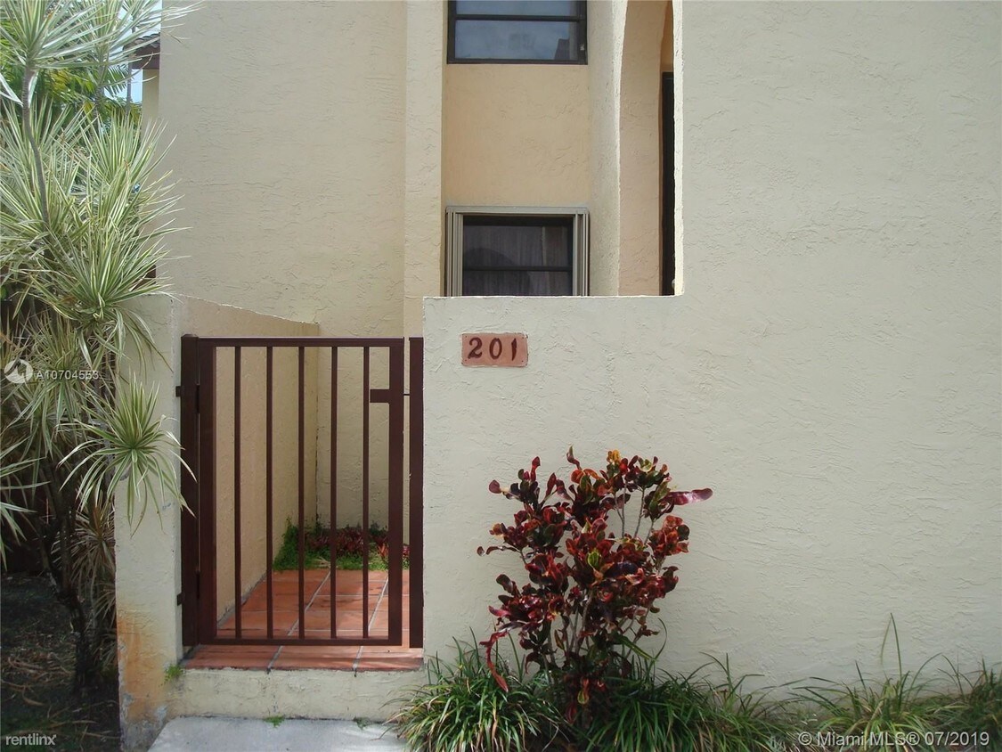 9011 SW 123rd Ct Unit Apt 201, Miami, FL 33186 - Room for Rent in Miami ...