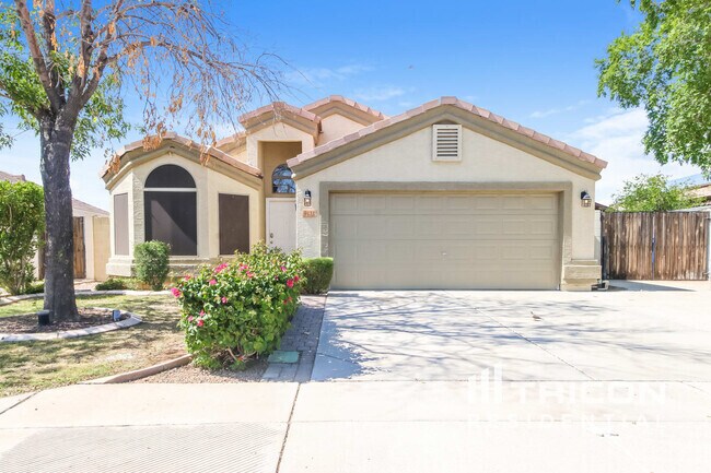 Crystal Manor Apartments for Rent with a Swimming Pool - Mesa, AZ ...