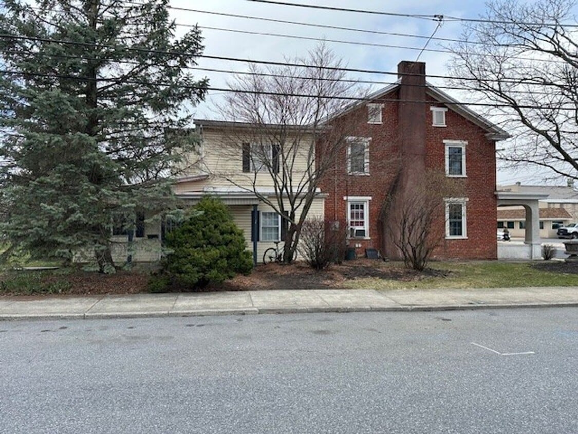 702-704 W Main St Unit 7 S. Hetrick Ave, Palmyra, PA 17078 - Room for Rent in Palmyra, PA ...