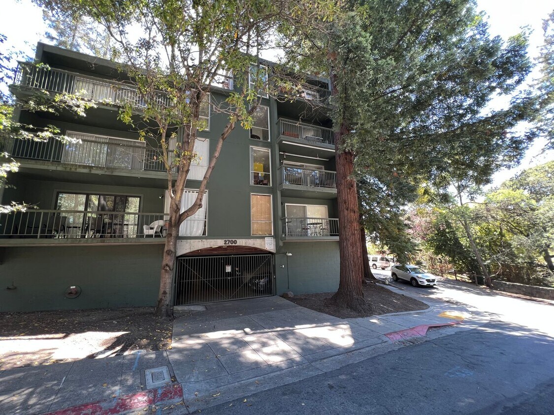 2700 Le Conte Ave Unit 204, Berkeley, CA 94709 - Condo for Rent in ...