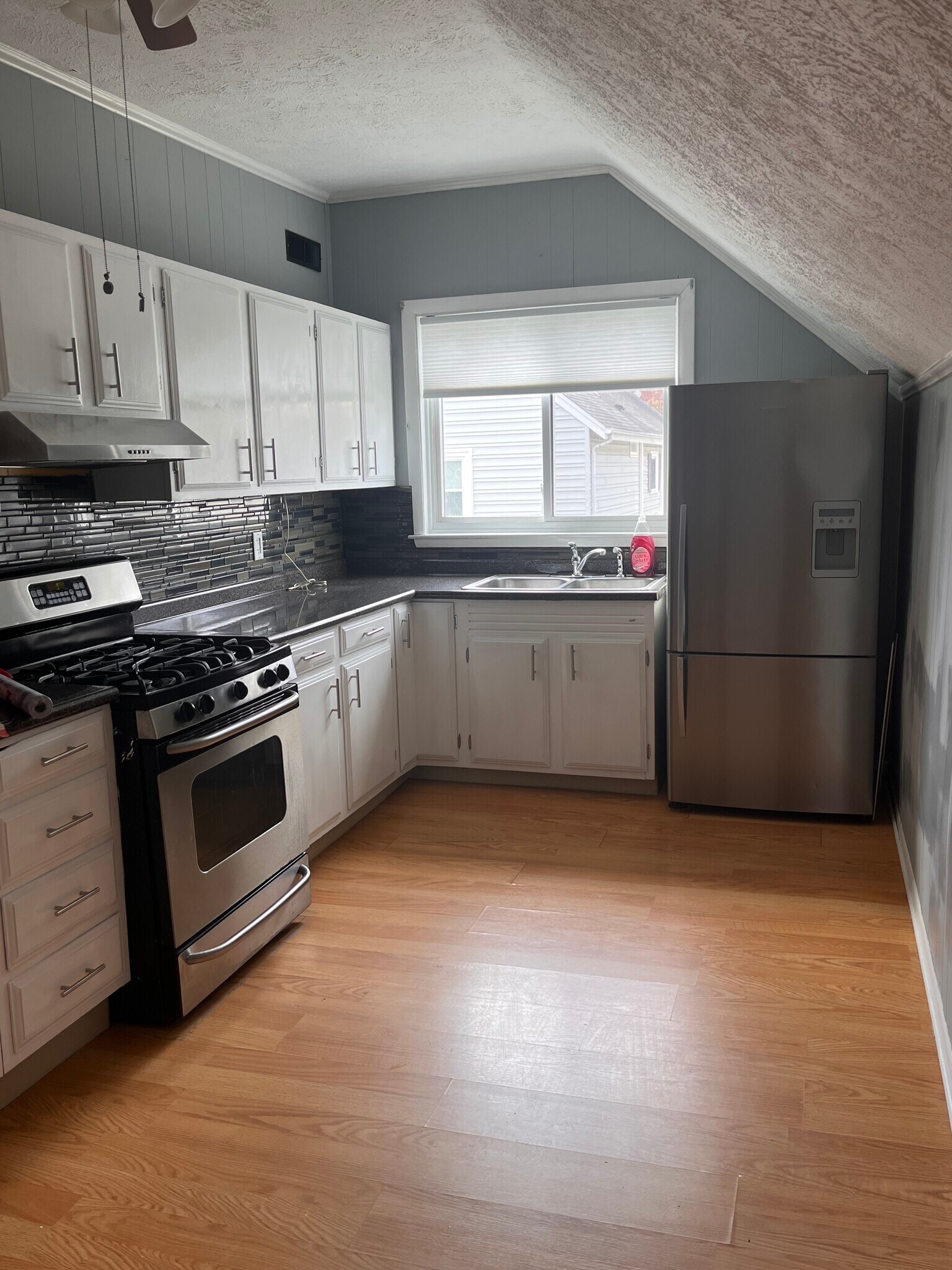37 Mary Ave Unit 2nd Fl, East Providence, RI 02914 - 37 Mary Ave East ...