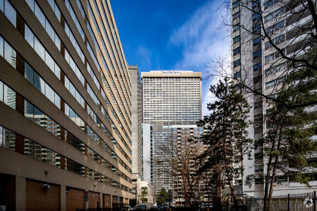 44 Charles West in Manulife Centre Apartments - 55 Bloor St W Toronto ...