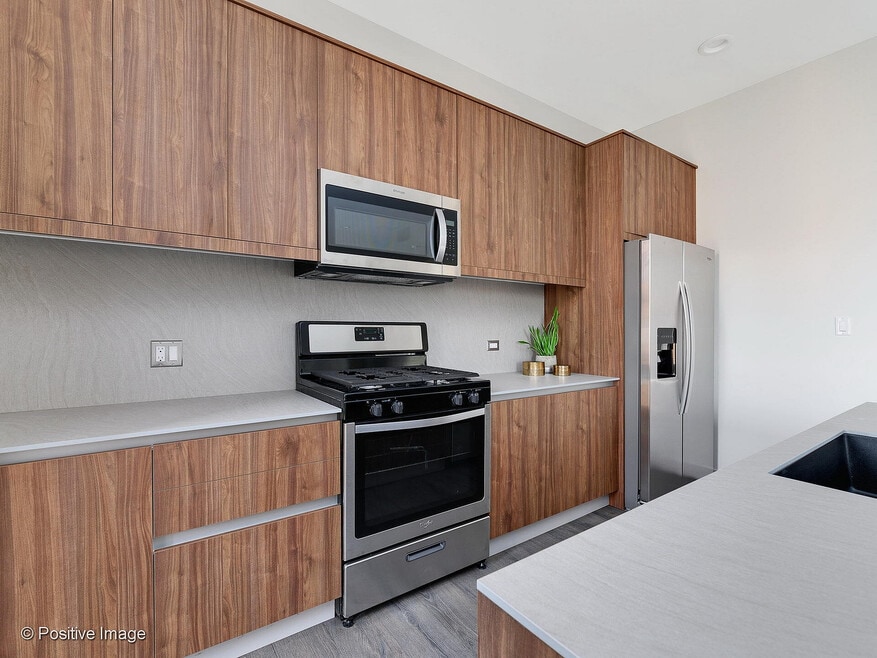 4 Bedroom Apartments for Rent under $8,000 in Chicago IL | Apartments.com