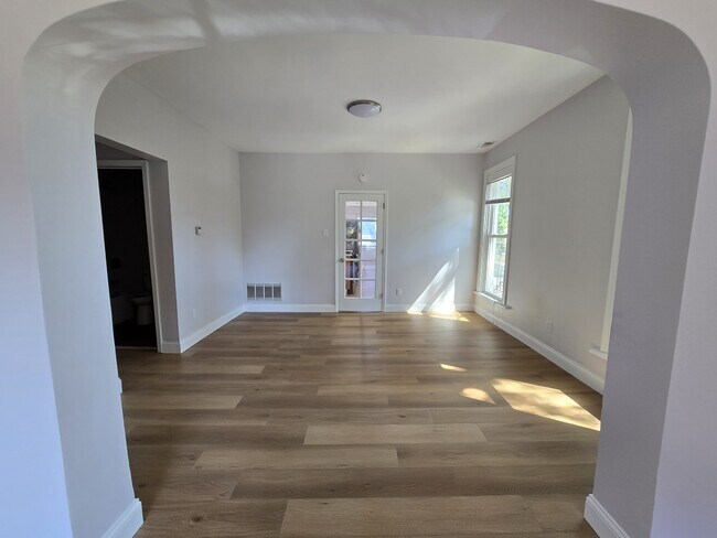 1742 W Rosehill Dr Chicago, IL 60660 - Alquileres en Chicago, IL ...