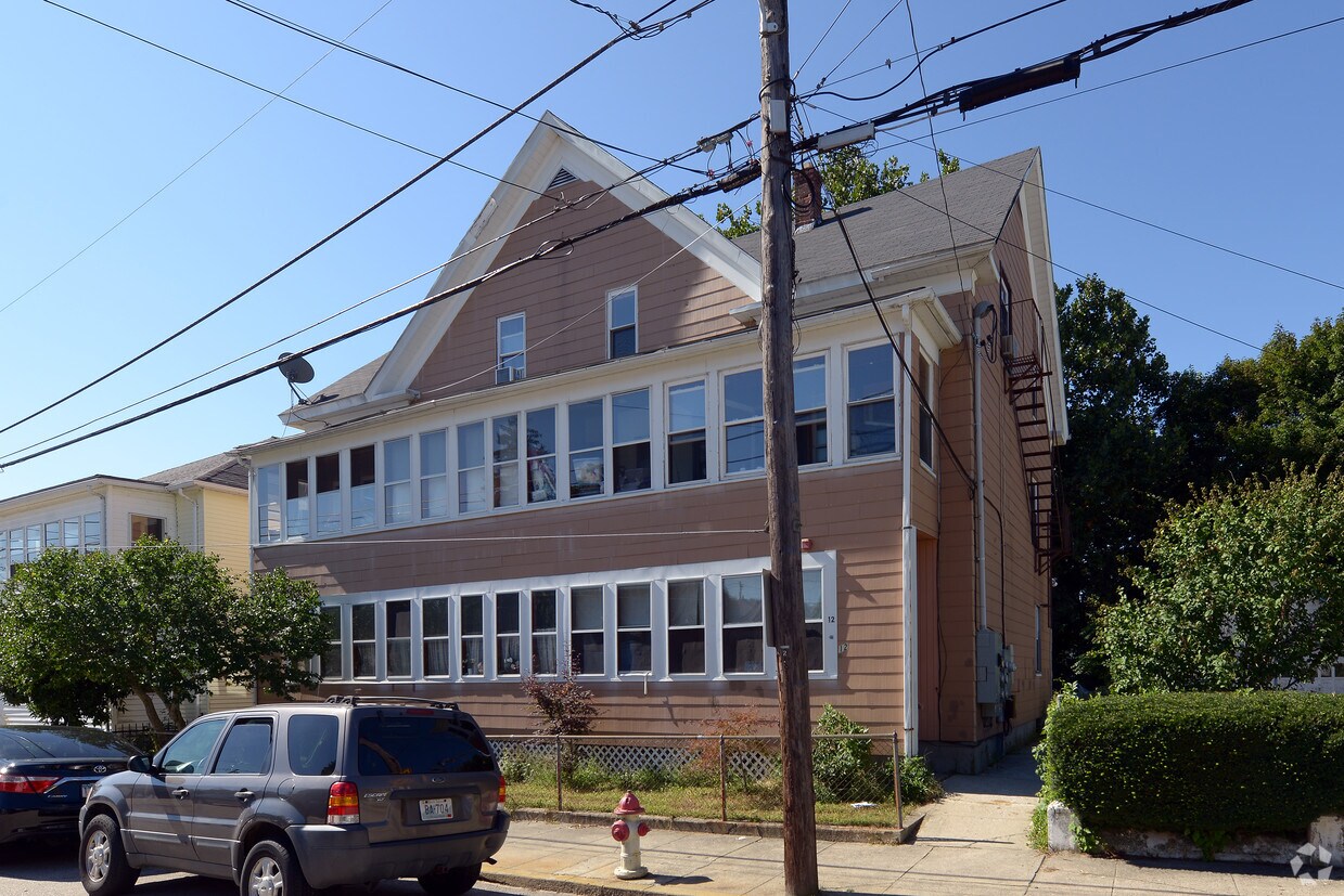 10 Bettez St, West Warwick, RI 02893 - 10 Bettez St West Warwick, RI ...