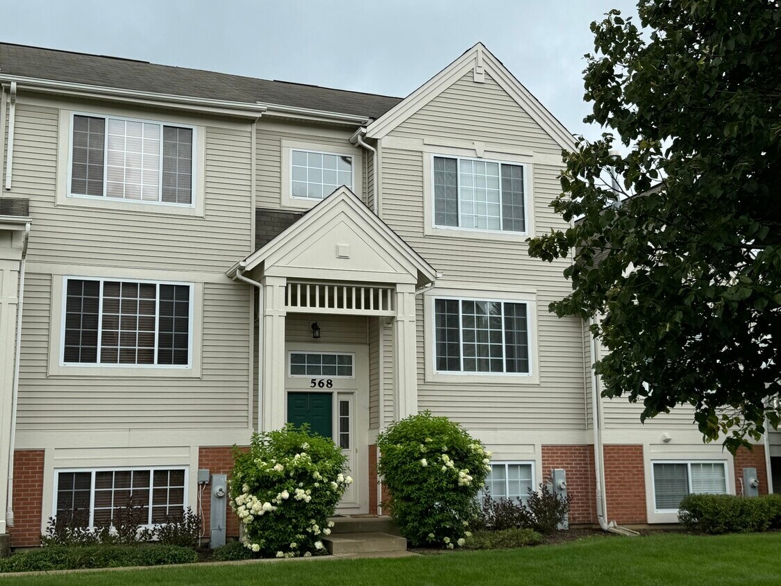568 Cary Woods Cir, Cary, IL 60013 - Townhome Rentals in Cary IL ...
