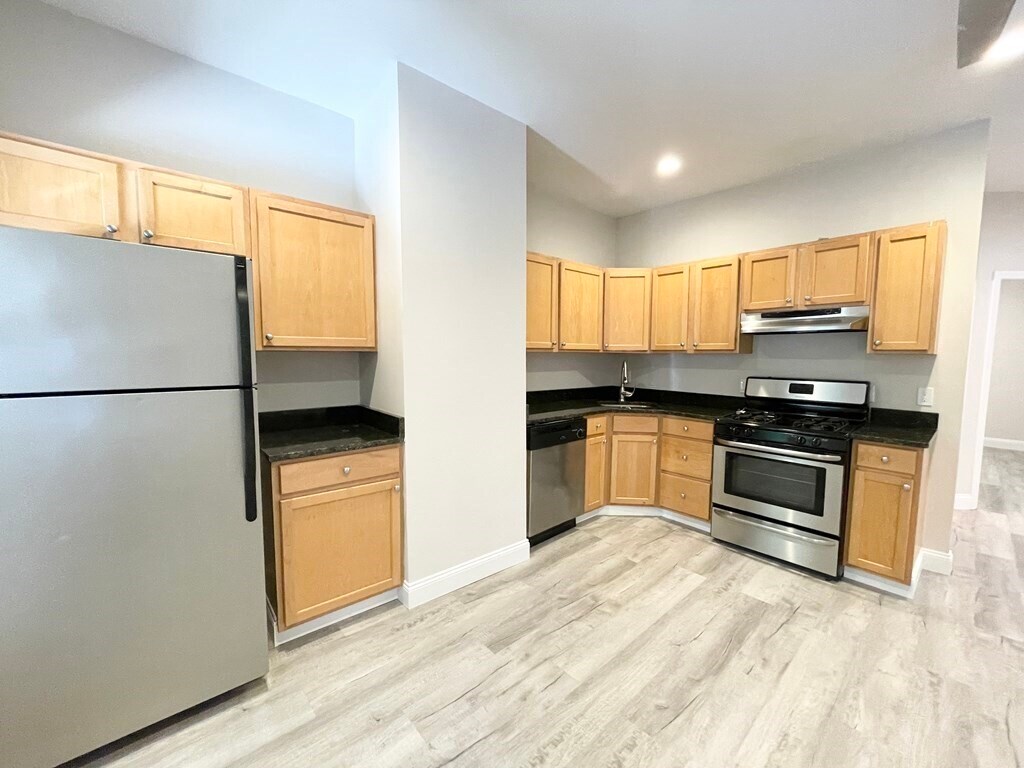 174 Bolton St Unit 1, Boston, MA 02127 - 174 Bolton St Boston, MA 02127 ...