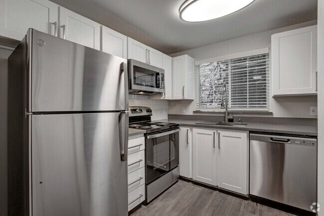 Silver Lake Apartments for Rent with High Ceilings - Everett, WA ...