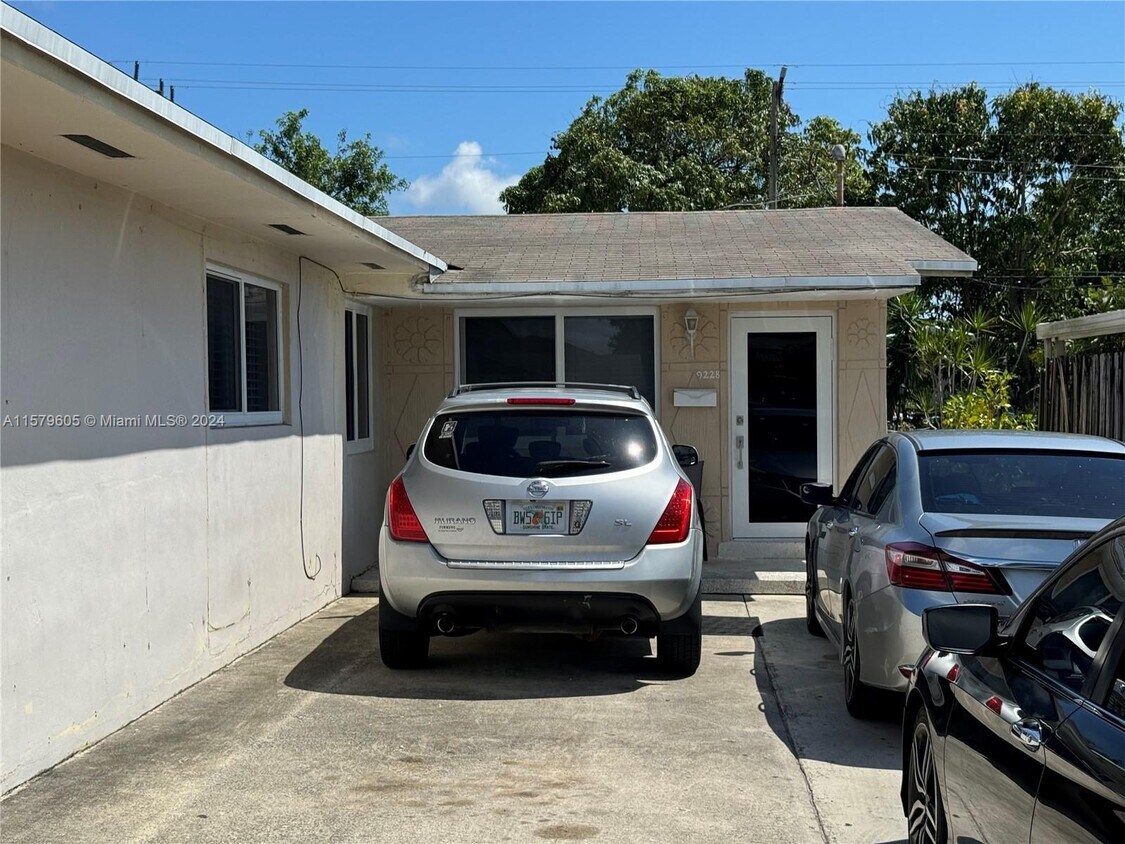9228 SW 37th St Unit 9228, Miami, FL 33165 - Room for Rent in Miami, FL ...