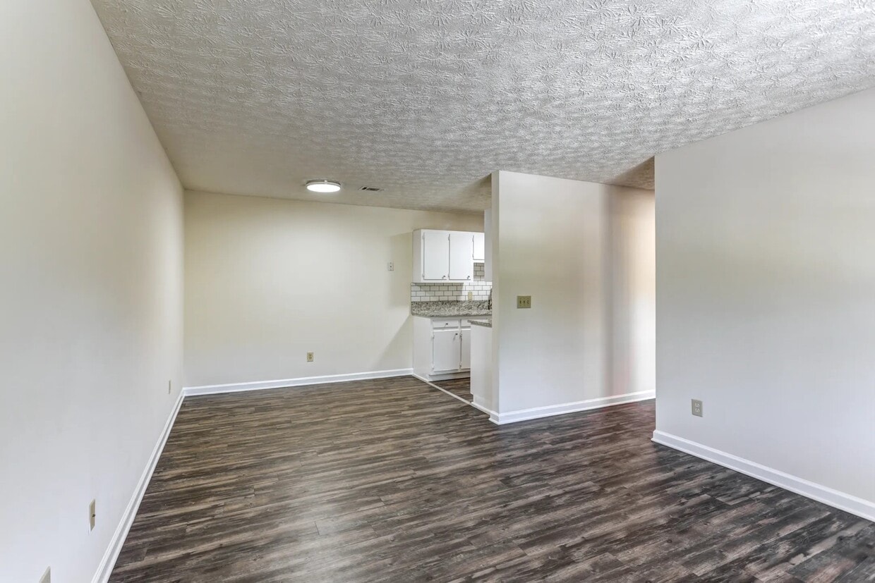 Crown Point Apartments - 120 Crown Point Dr Cornelia, GA 30531 ...