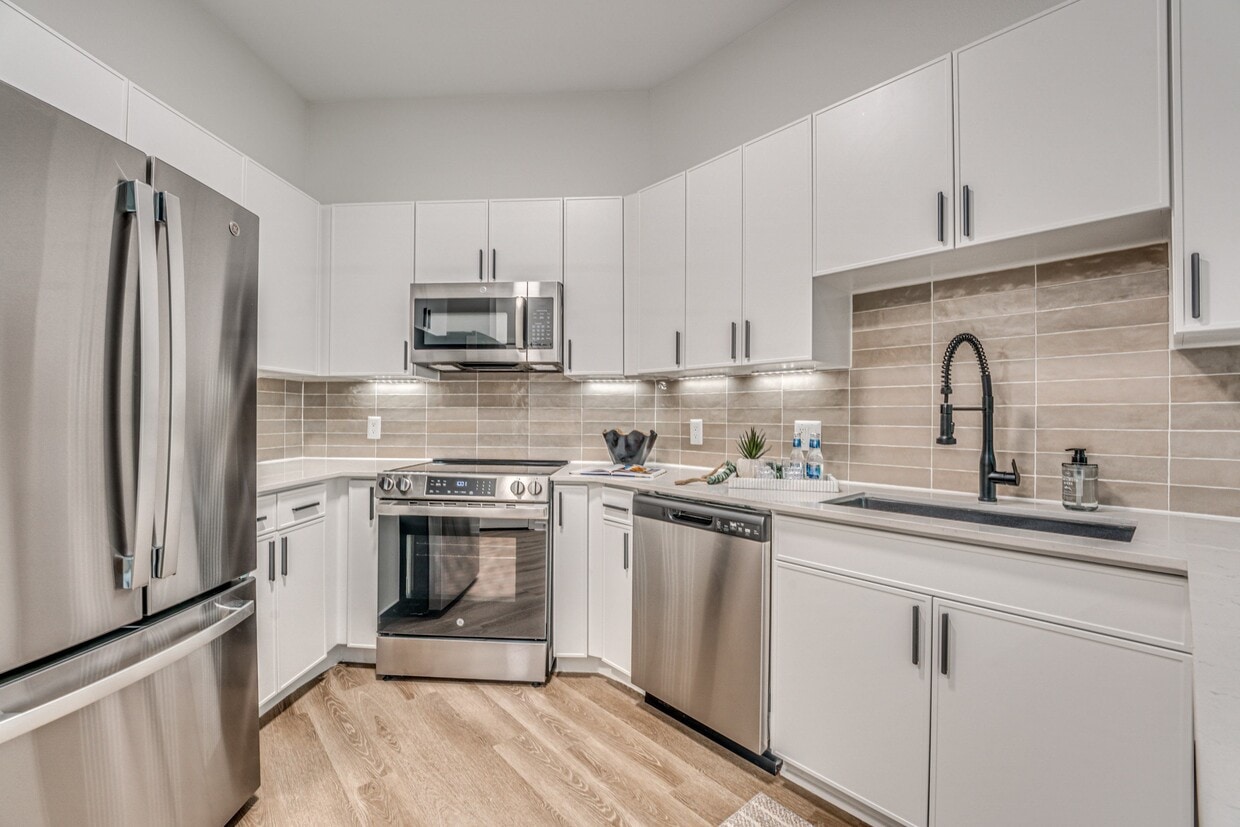 The Montrose - 2819 N Fitzhugh Ave Dallas, TX 75204 | Apartments.com