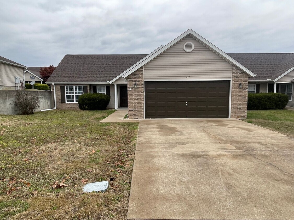 141 Woodland Dr N, Branson, MO 65616 - House Rental in Branson, MO | Apartments.com