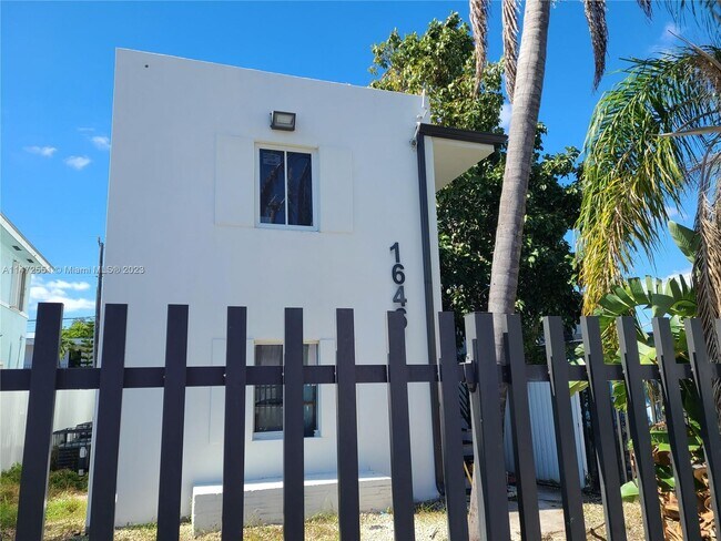 1646 NW 1st Pl Unit 3, Miami, FL 33136 - Room for Rent in Miami, FL ...