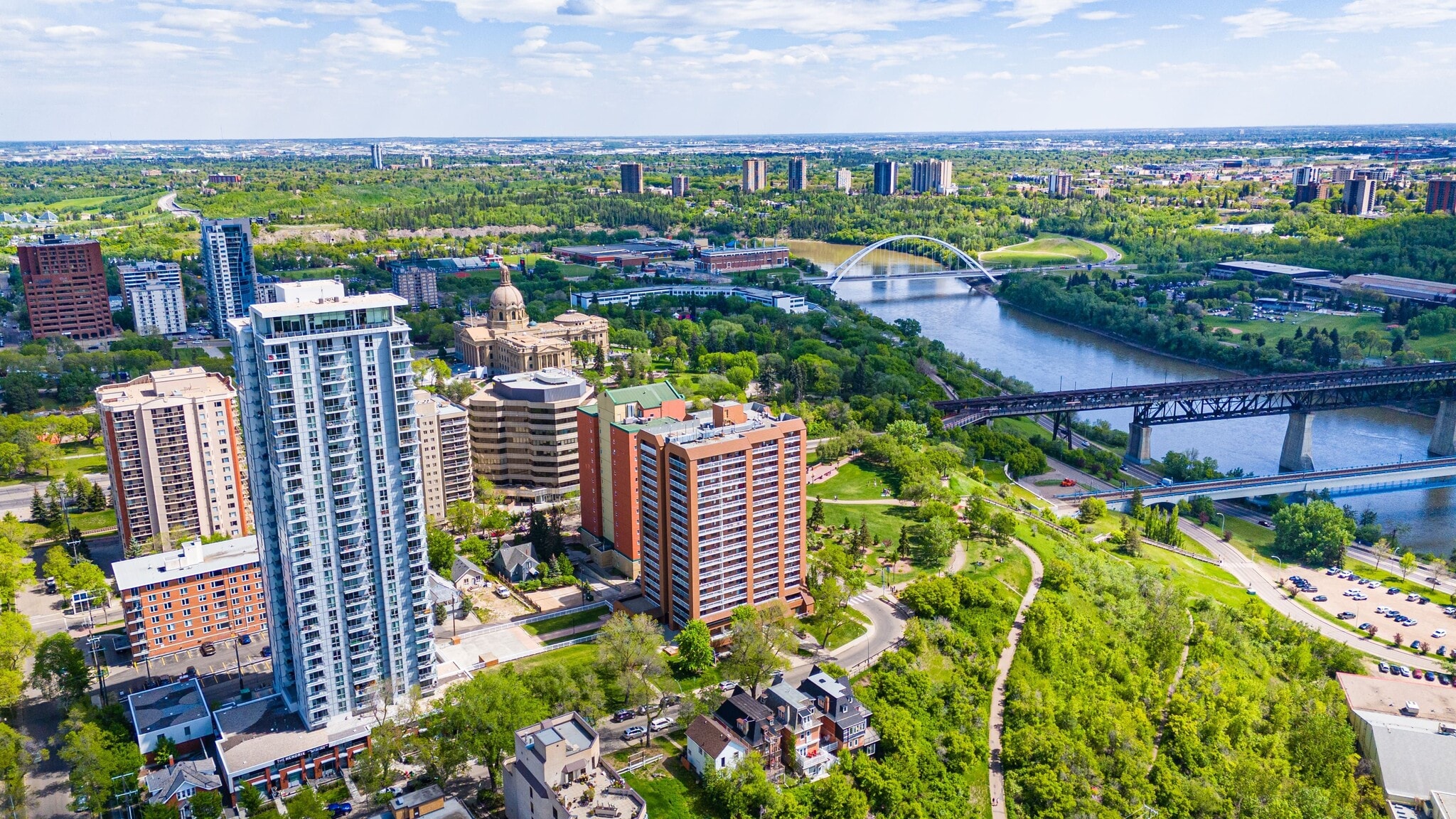 The David Thompson Apartments - 9717 111th St Nw Edmonton, AB ...