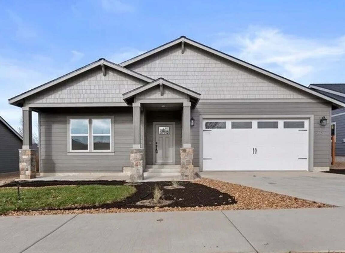 3257 NW Cedar Ave, Redmond, OR 97756 - House Rental in Redmond, OR ...