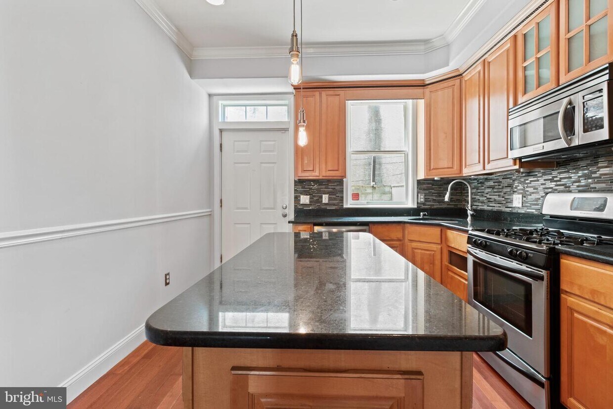 1728 Dickinson St, Philadelphia, PA 19146 - Townhome Rentals in ...