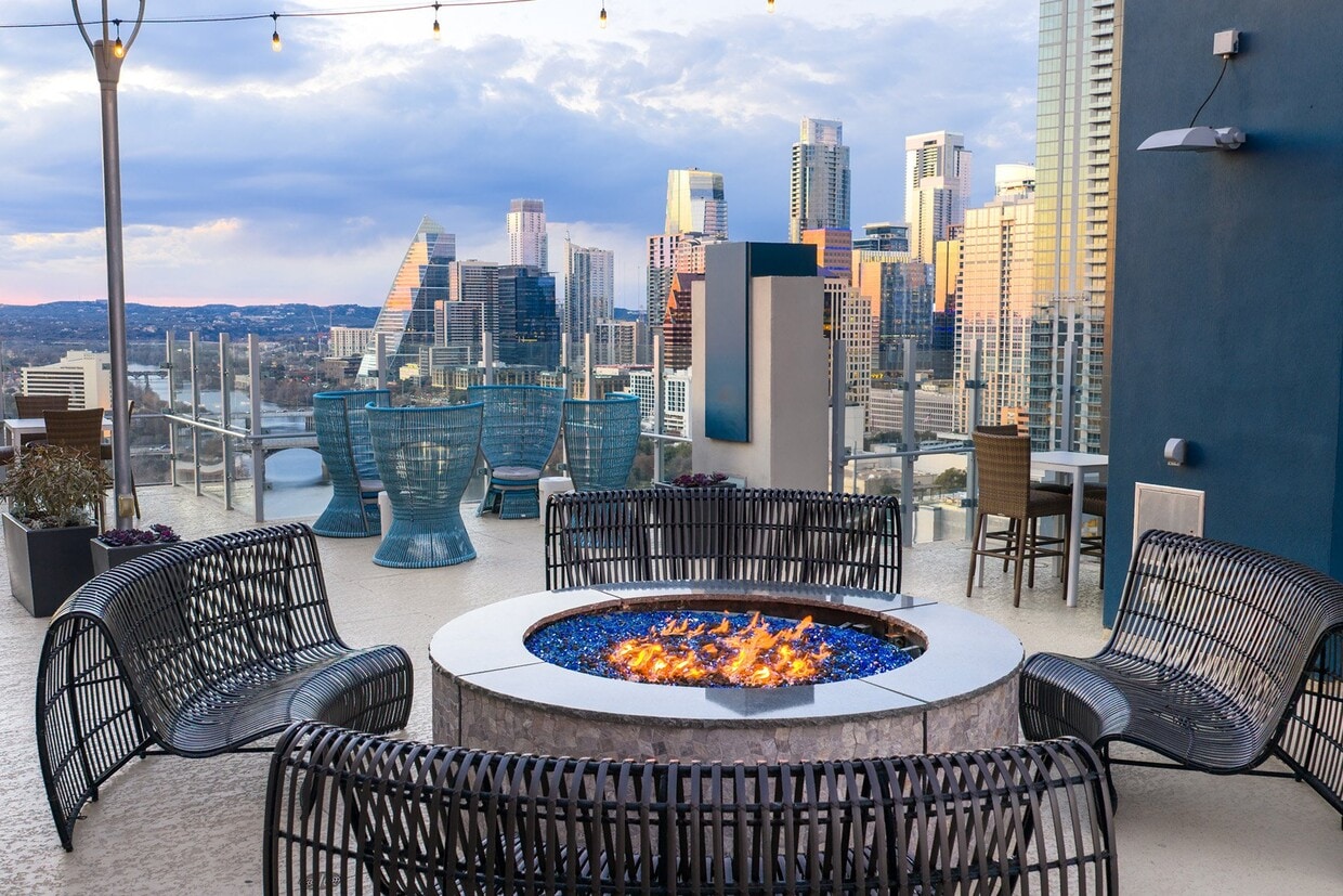 SkyHouse Austin - 51 Rainey St Austin, TX 78701 | Apartments.com
