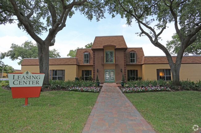 St. Charles Row Apartments - 1175 Pinellas Point Dr S Saint Petersburg ...