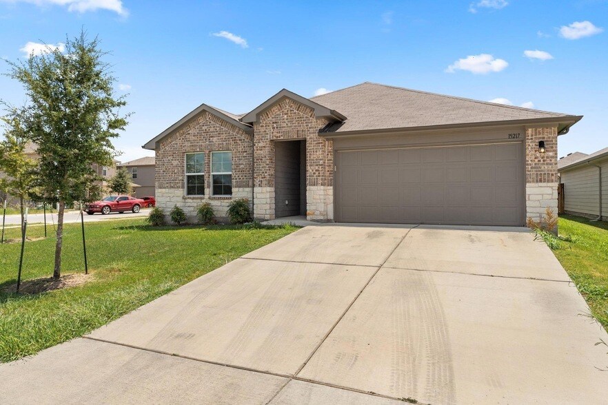 15217 Upland Willow Rd, Austin, TX 78724 | Apartments.com
