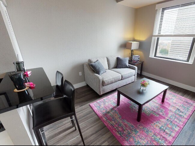 Flats on Fifth - 430 W Muhammad Ali Blvd Louisville, KY - Apartments ...