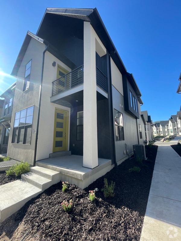 Apartments for Rent with Garages in Charleston, UT