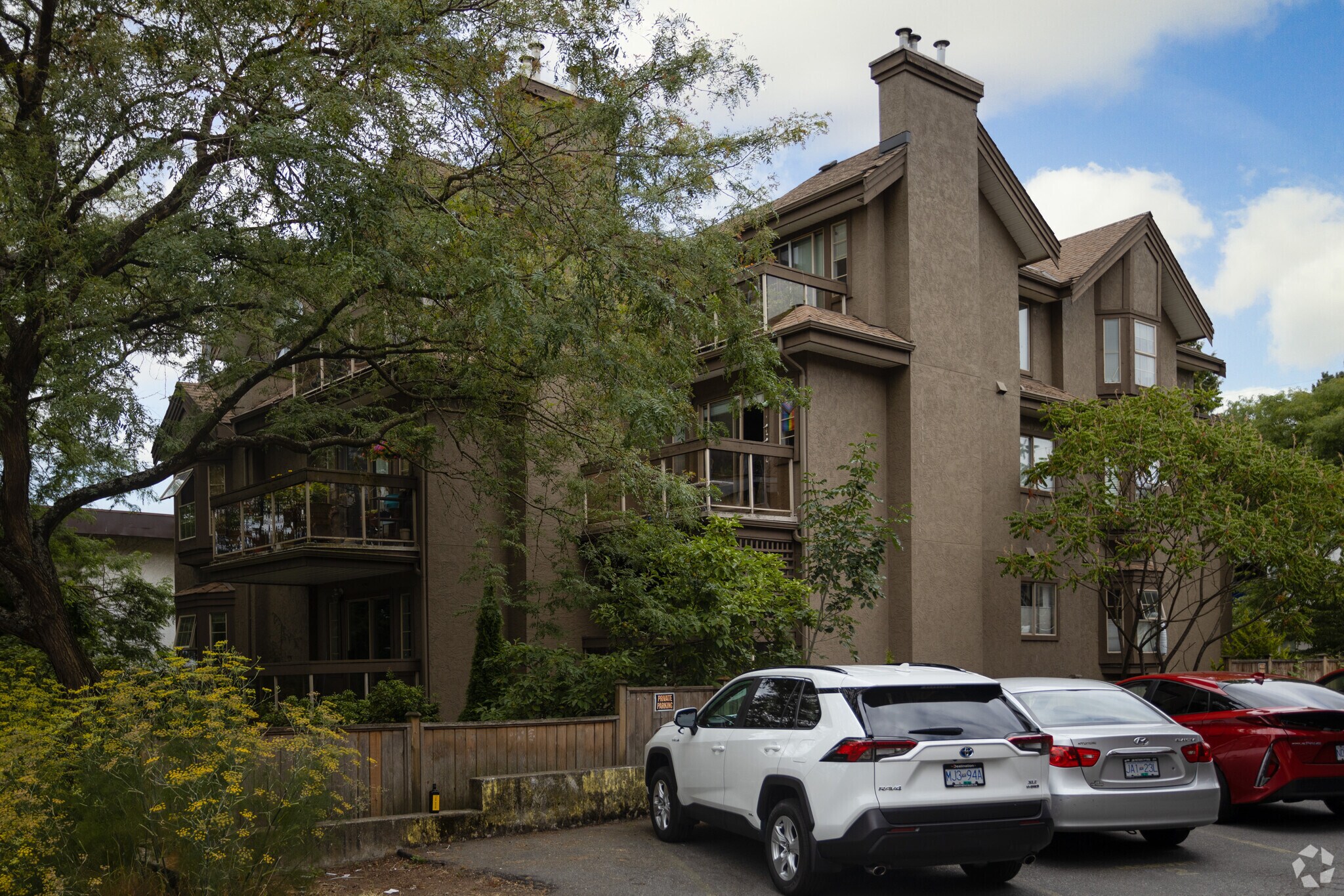 Angus Manor Apartments - 1689 4th Av E Vancouver, BC | Apartments.com