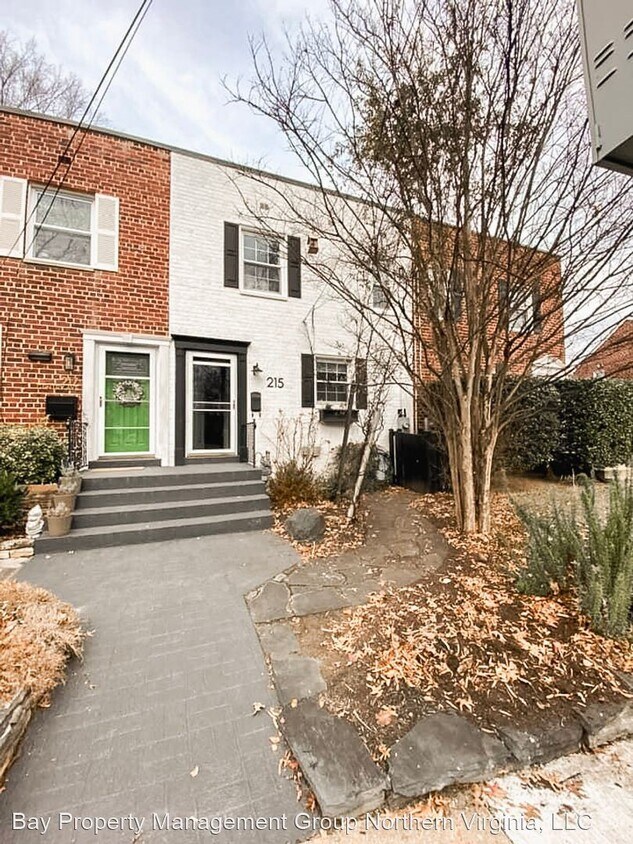 215 Gentry Ave, Alexandria, VA 22305 - House Rental in Alexandria, VA ...