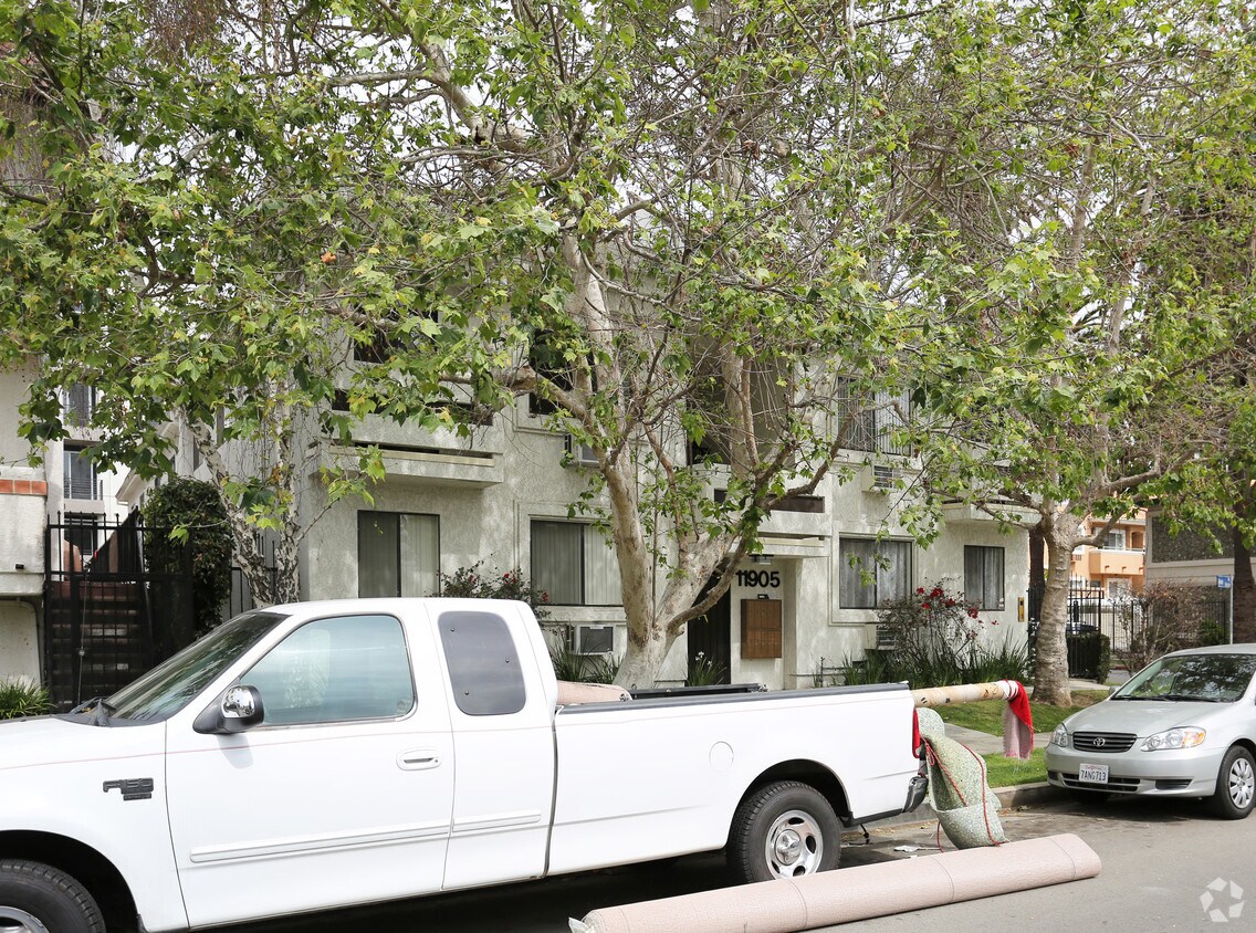 11905 Avon Way, Los Angeles, CA 90066 - 11905 Avon Way Los Angeles, CA ...