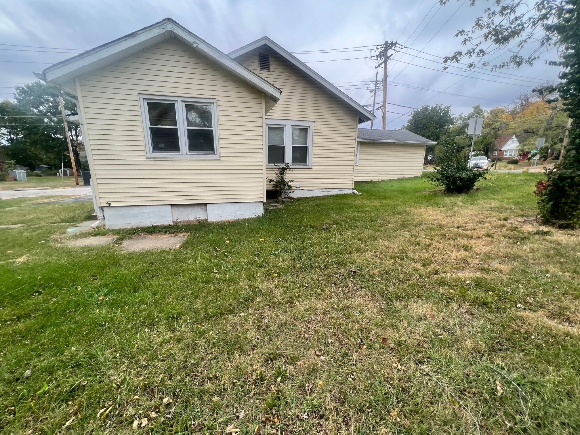 9030 Midland Blvd, Overland, MO 63114 - House Rental in Overland, MO ...