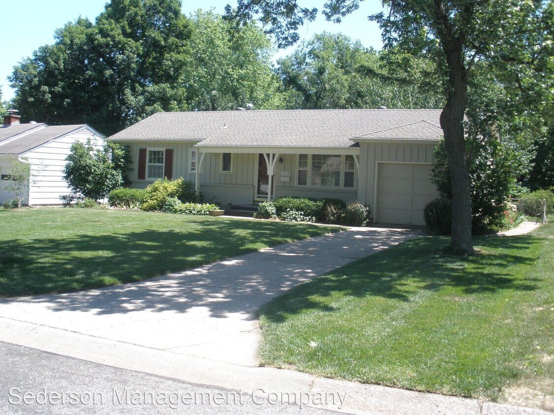 7119 W 72nd St, Overland Park, KS 66204 - House Rental in Overland Park ...