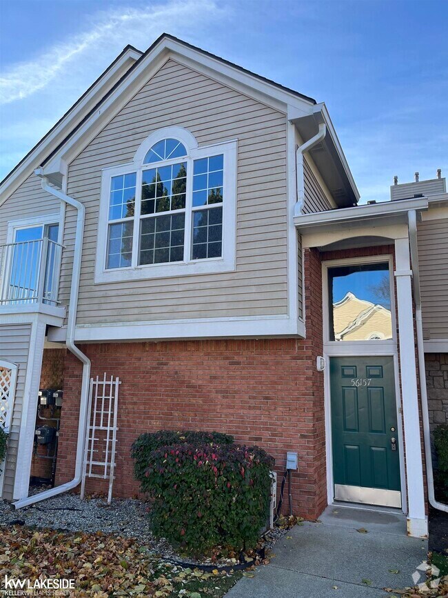 Aberdeen Village Pet Friendly Condos for Rent - Utica, MI - 1 Rentals ...