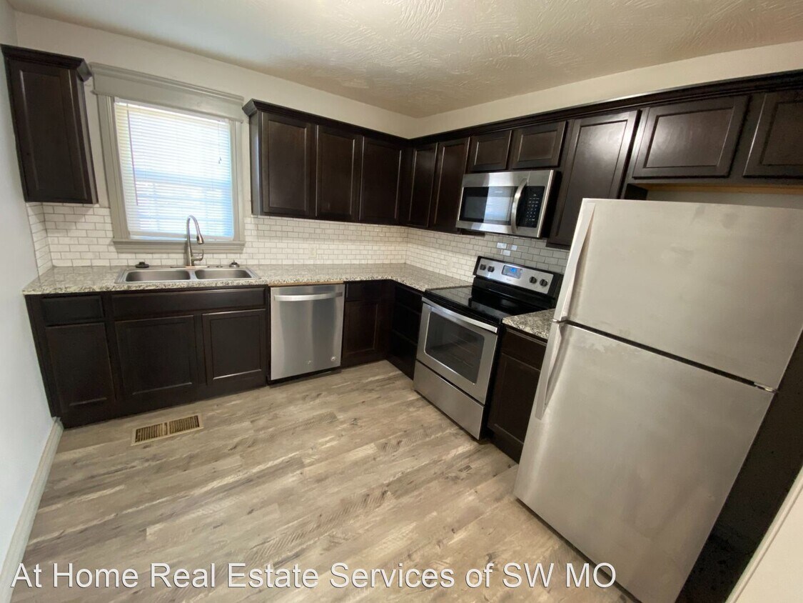 2933 E Republic Rd, Springfield, MO 65804 - House Rental in Springfield ...