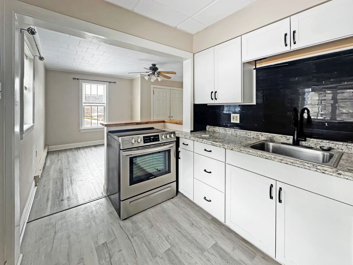 830 Ave G Unit Upstairs, Danville, PA 17821 - Room for Rent in Danville ...