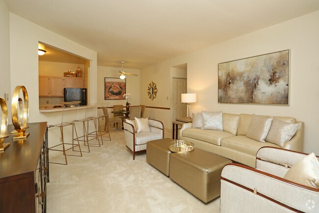 Springbrook Cercle - Apartments in Oak Creek, WI | Apartments.com