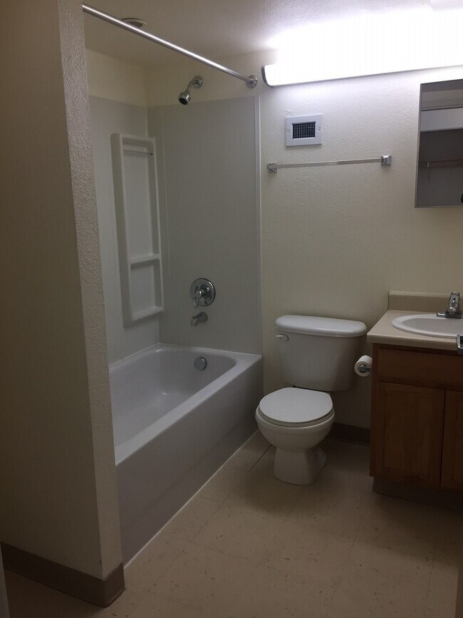 McKinley Tower Apartments - 337 E 4th Ave Anchorage, AK 99501 ...