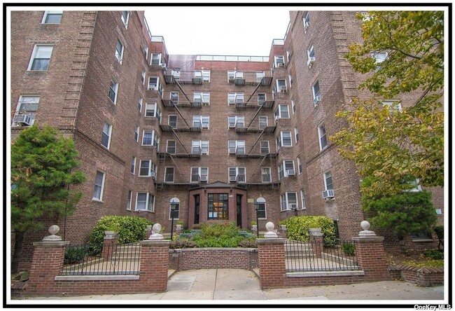 84-49-84168 168th St Unit 4S, Queens, NY 11432 - Room for Rent in ...