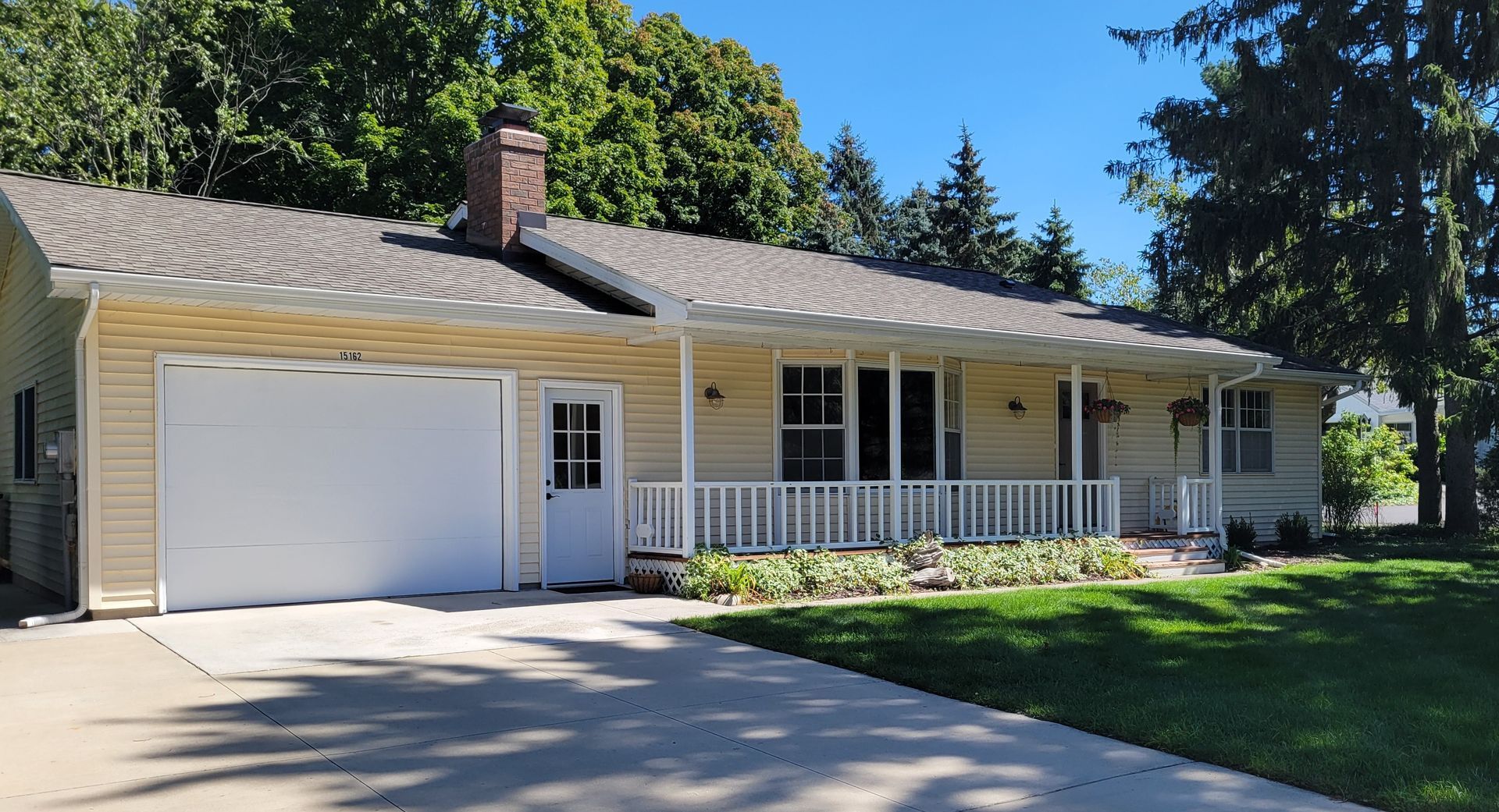 15162 Lakeshore Ave, Grand Haven, MI 49417 - House Rental in Grand ...