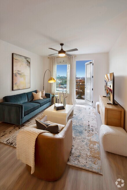 West Midtown Atlanta Apartments for Rent with a Walk-In Closet ...