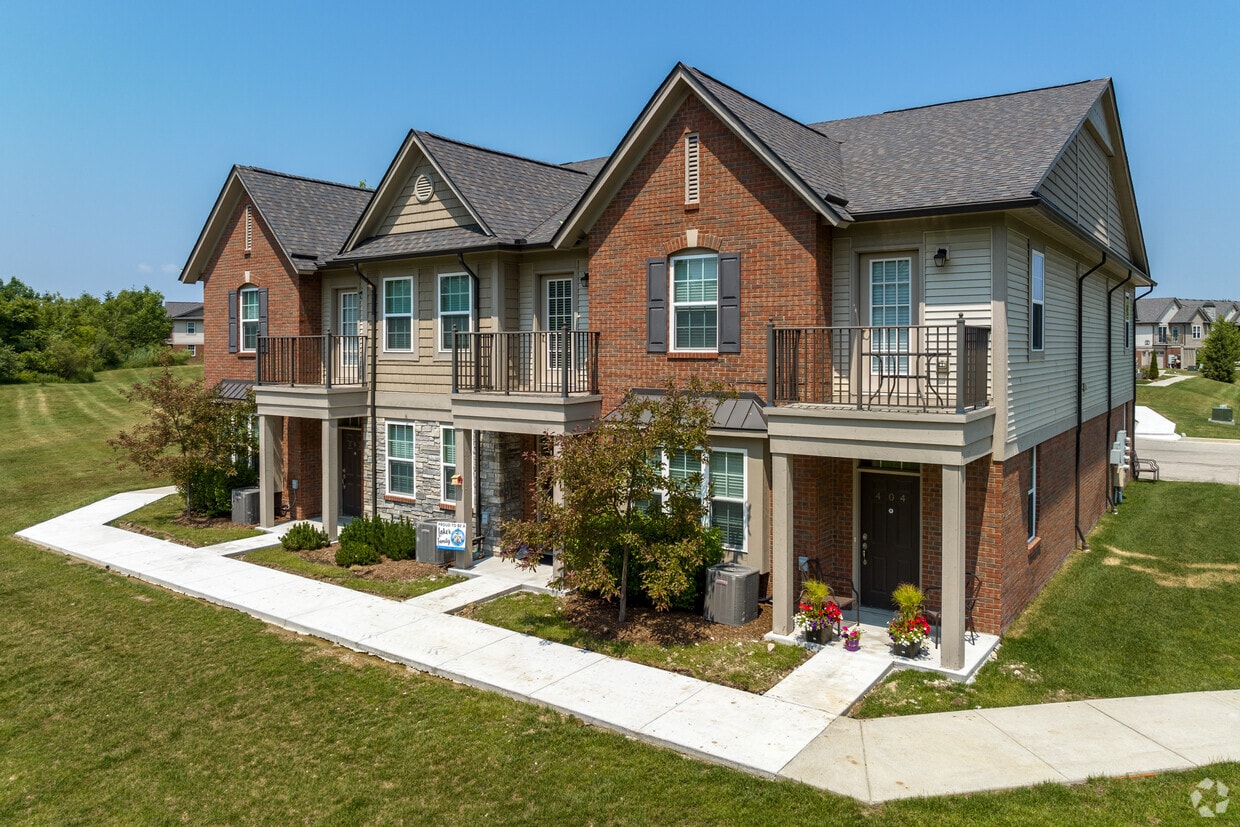 Heron Springs Townhomes & Apartments Townhomes for Rent - Lake Orion ...