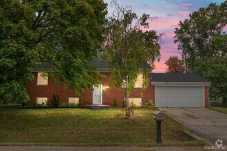 Downtown Walled Lake Apartments for Rent with a Garage - Walled Lake ...