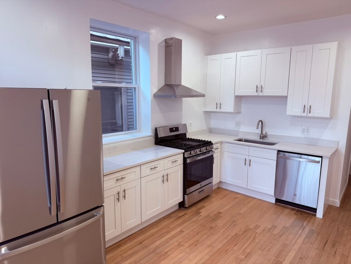1336 W Barry Ave Unit 1338 2 Front, Chicago, IL 60657 - Room for Rent in Chicago, IL ...